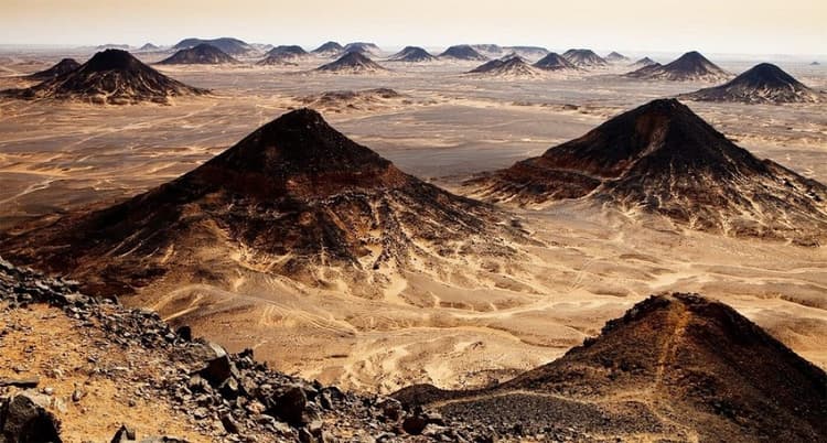 Overday Black and White Desert Day Tours from Cairo or Giza ...